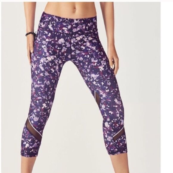 Fabletics | Pants & Jumpsuits | Nwtfabletics Debbie Reflectivecapri ...